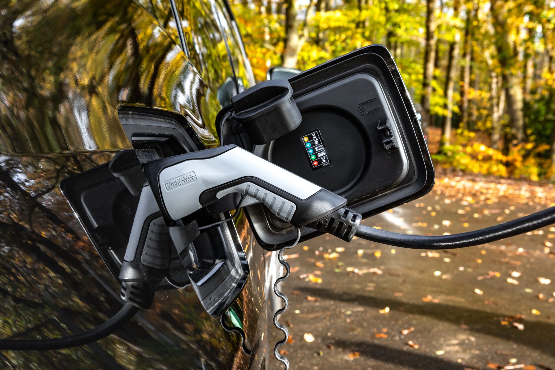 Meldingsplicht van uw laadstation bij de netbeheerder | CenEnergy